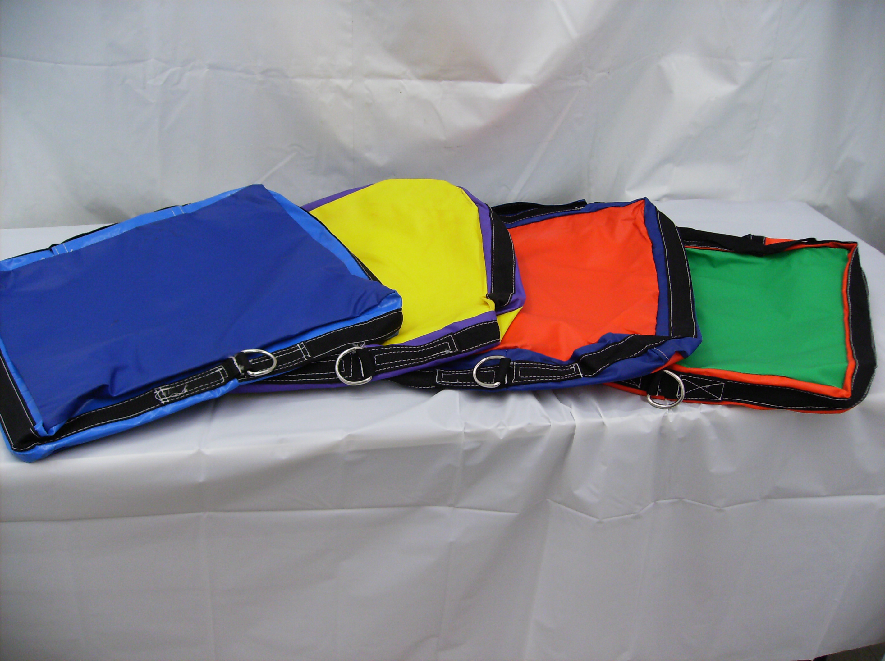 ABC Sales : 12 - Vinyl Sandbags 60+ LB
